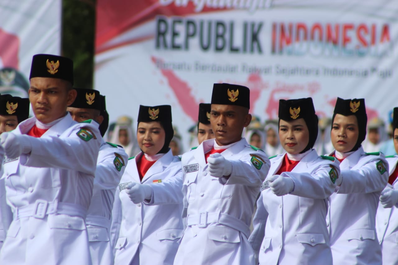H.Saipullah Nasution,SH.MM Inspektur Upacara HUT Ke – 80 RI di ...