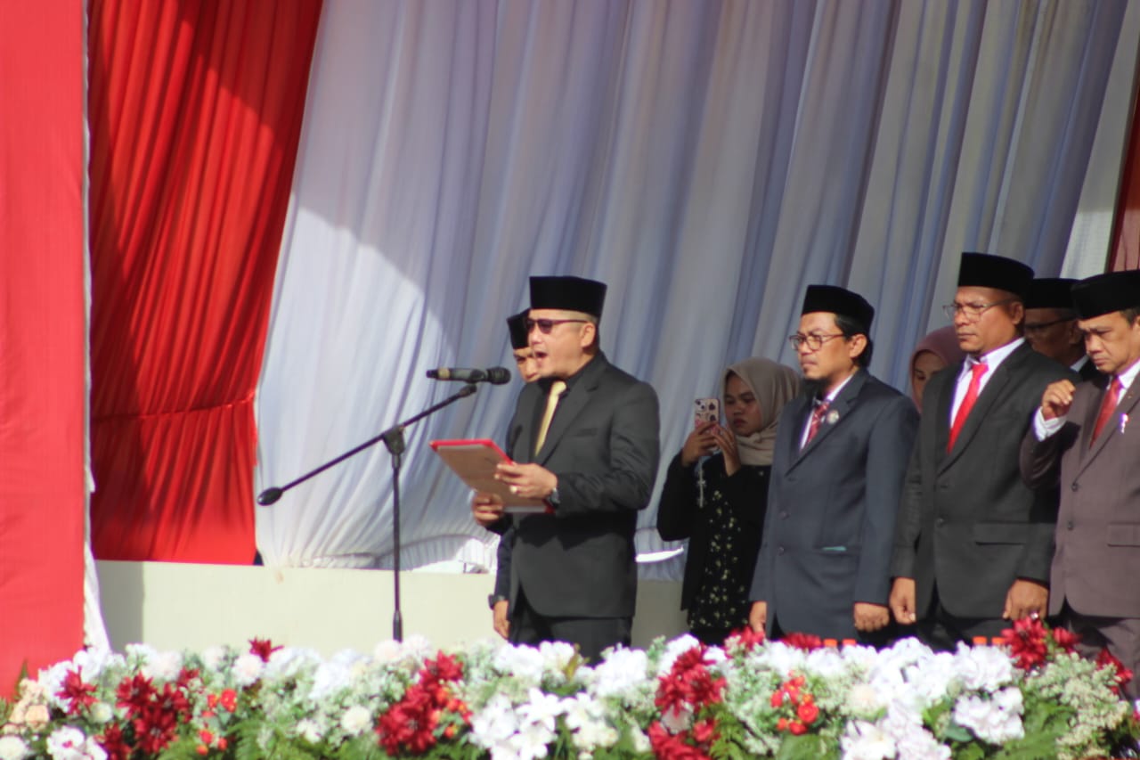 H.Saipullah Nasution,SH.MM Inspektur Upacara HUT Ke – 80 RI di ...
